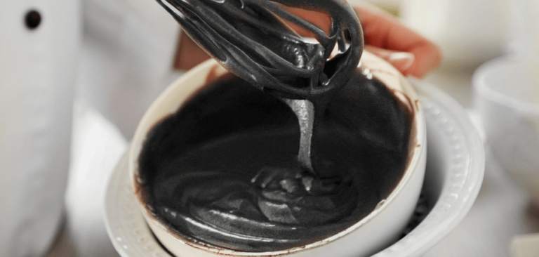 How to make black buttercream? - General Mills Bakery & Foodservice